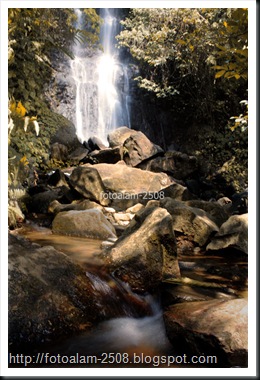 NATURE PHOTOGRAPHY: Curug Cilember (Cilember Waterfall)